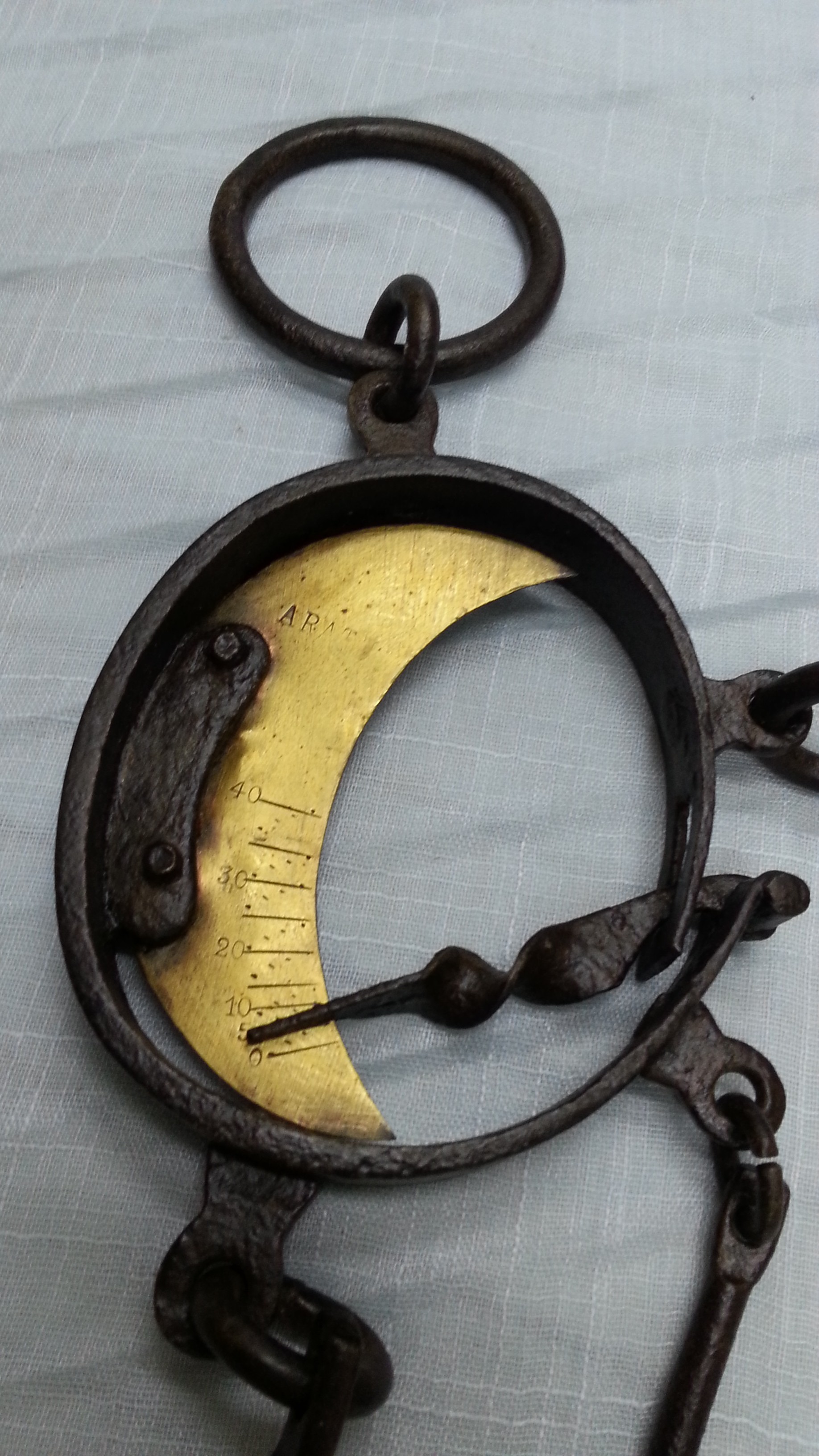 Báscula de gancho antigua. Modelo Báscula Luna. Old scale