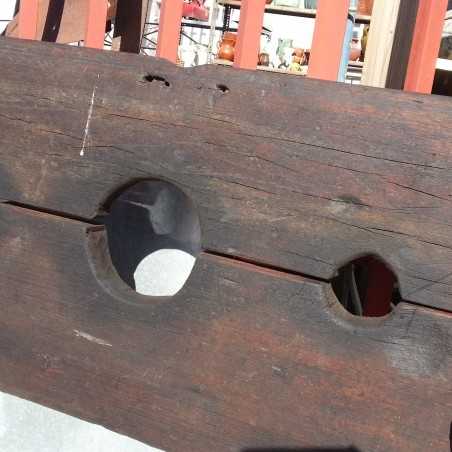 Cepo. Gran máquina de tortura. Estilo medieval. Artesanal. Mueble ...