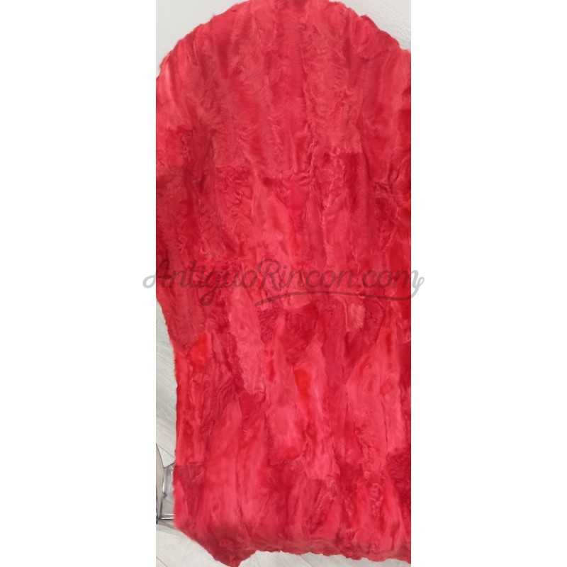 Piel. Cordero coloreada. Renta de pieles para confeccionar o decorar.