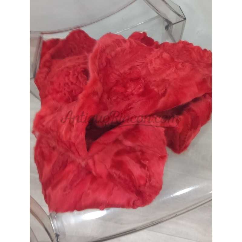 Piel. Cordero coloreada. Renta de pieles para confeccionar o decorar.