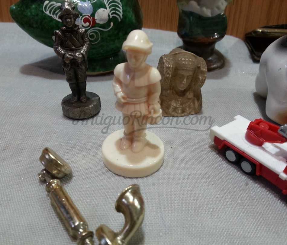 Conjunto de 12 objetos variopintos