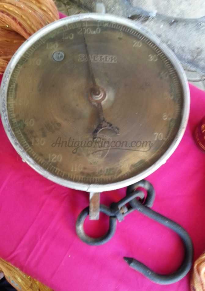 Báscula, balanza de gancho. Antigua. Marca Salter. Funciona. Old scale