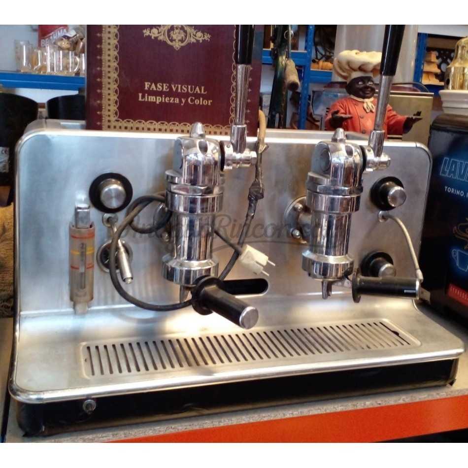 Cafetera de bar. Cafeteras industriales. Para atrezzo cinematográfico.