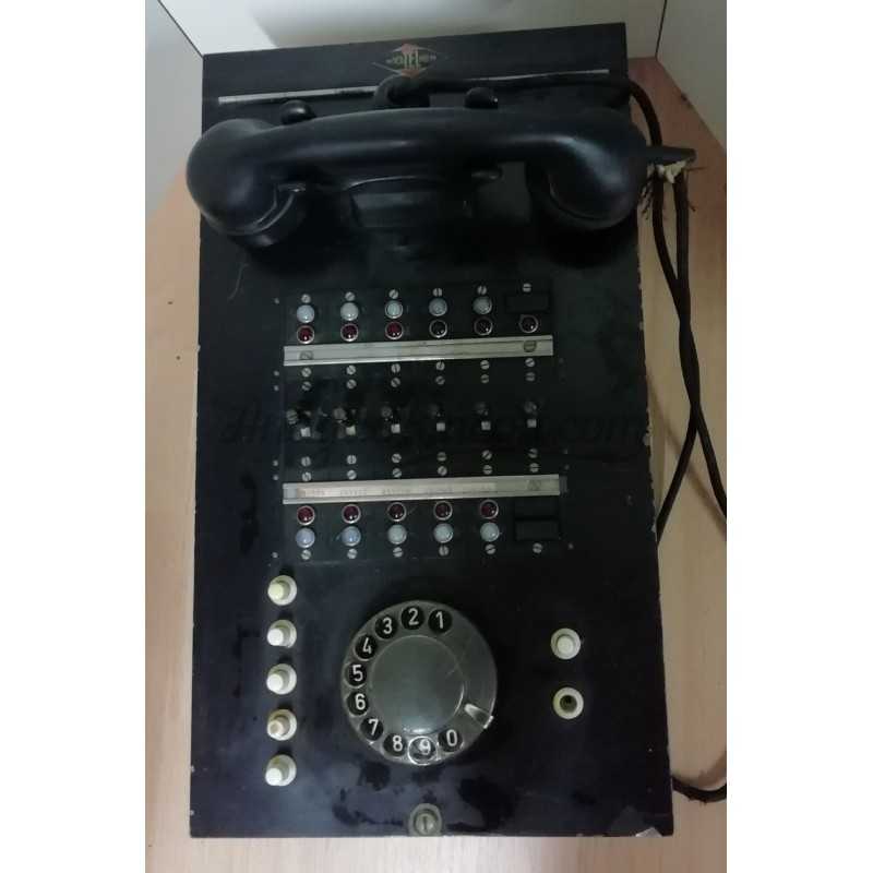 Centralita telefónica antigua. Años 50. Teléfono. Origen holandés.